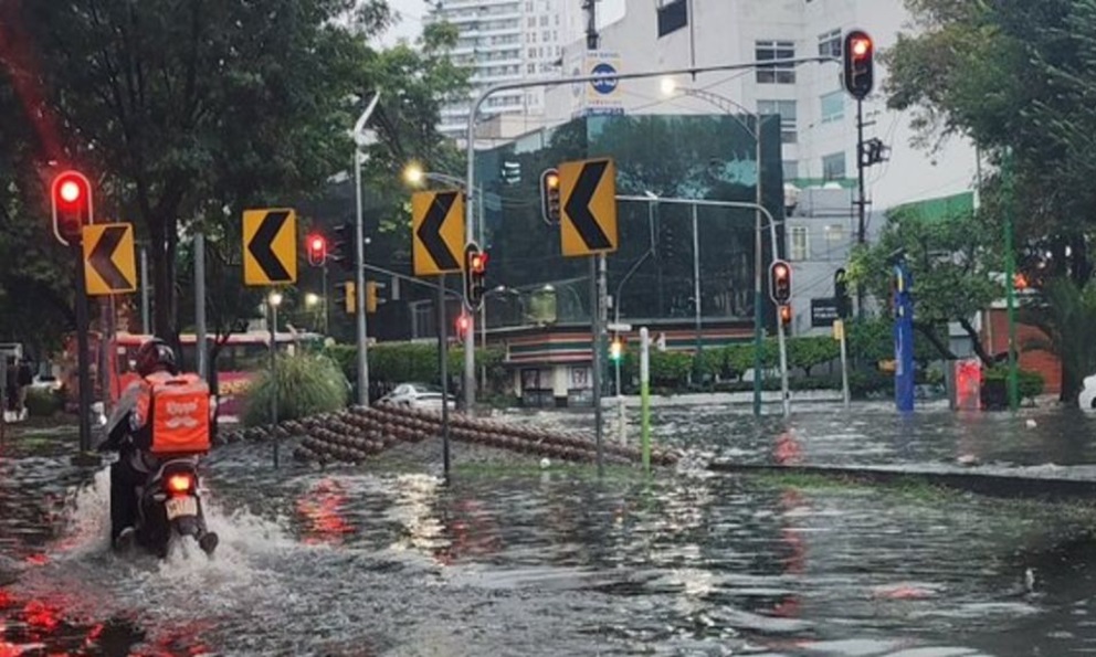 Activan Alerta Roja Por Fuertes Lluvias Y Granizo En Tres Alcaldías De Cdmx
